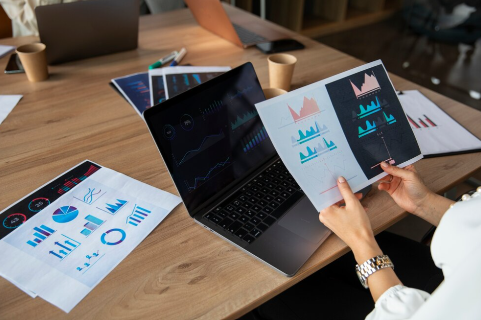 Comparison between Power BI vs QlikView: Which one is better?